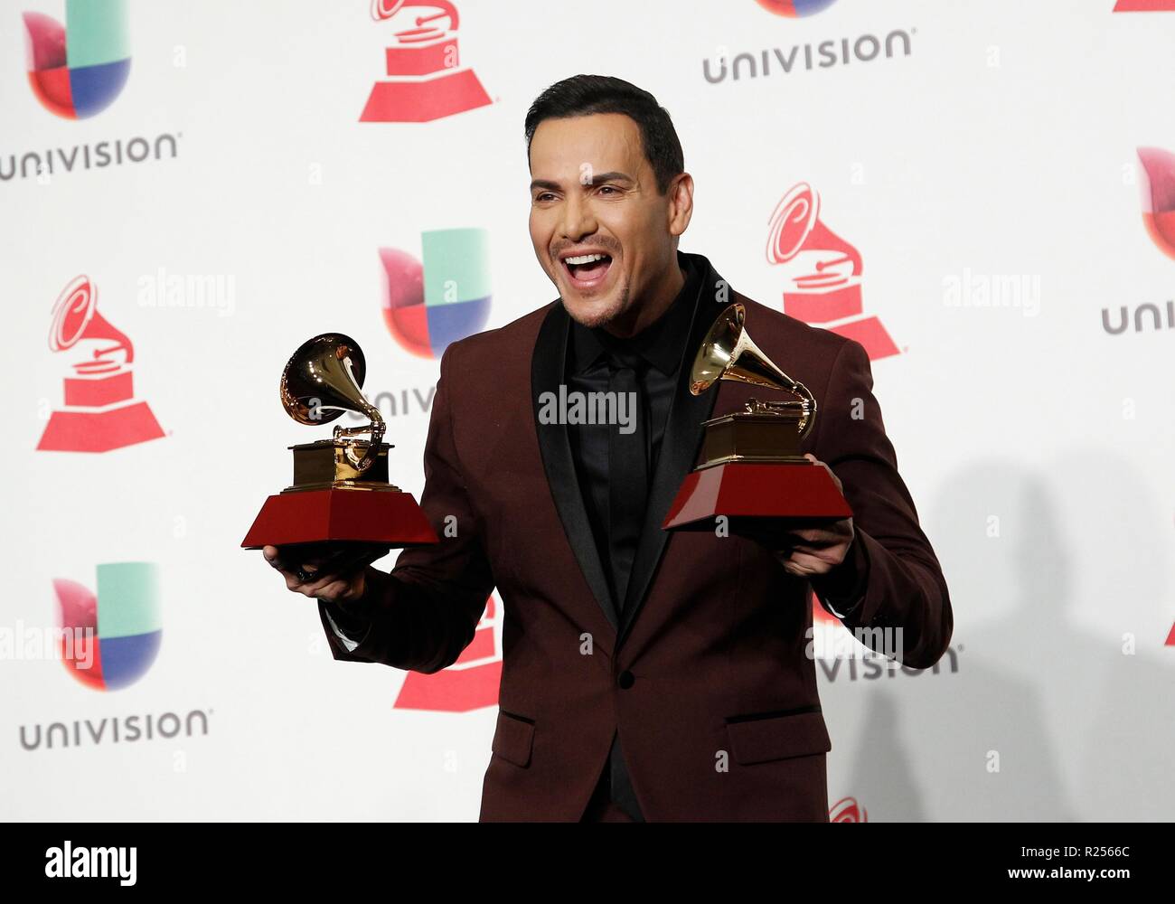 Victor manuelle best salsa album hi-res stock photography and images ...