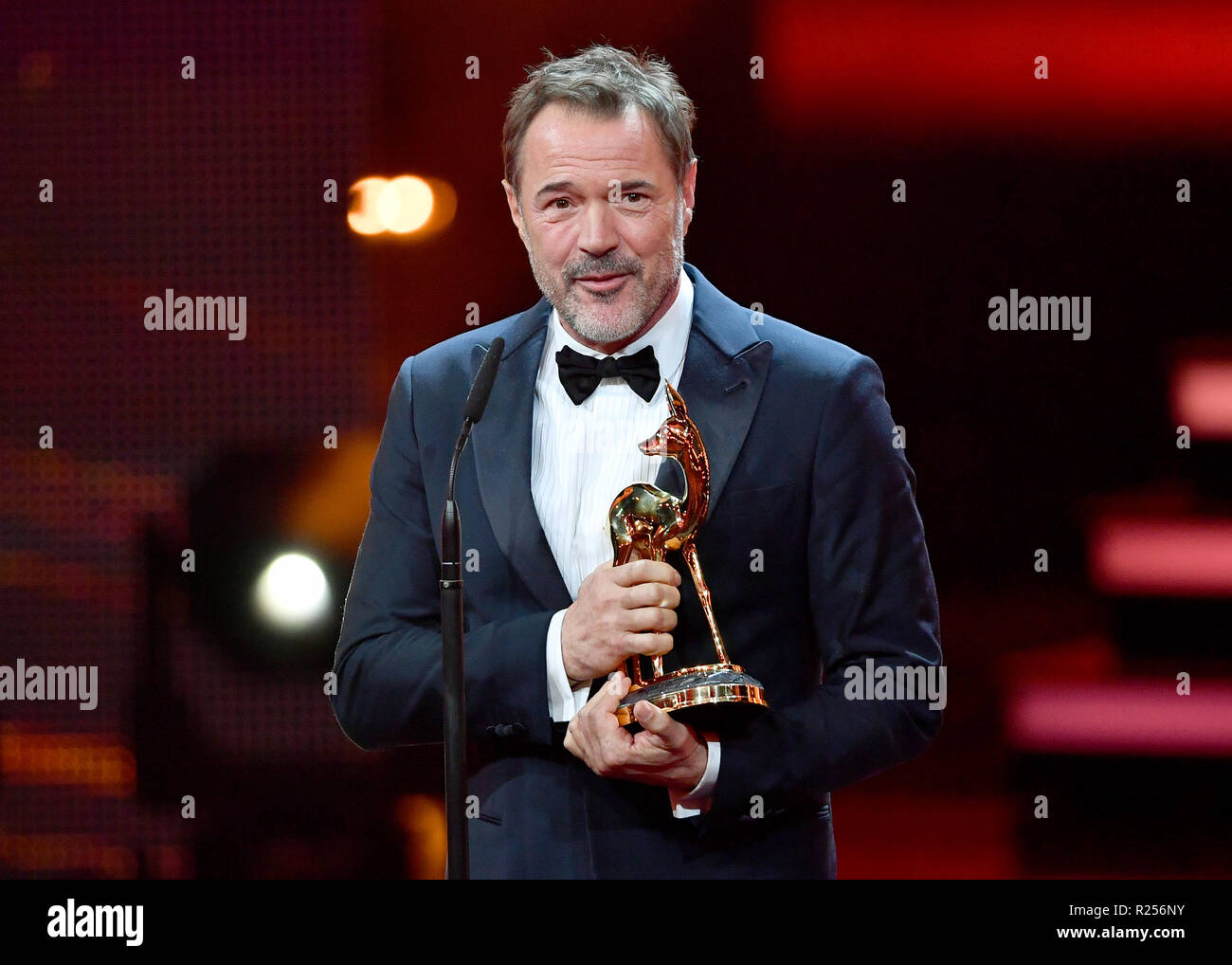 Berlin, Germany. 16th Nov, 2018. Sebastian Koch is delighted to receive ...