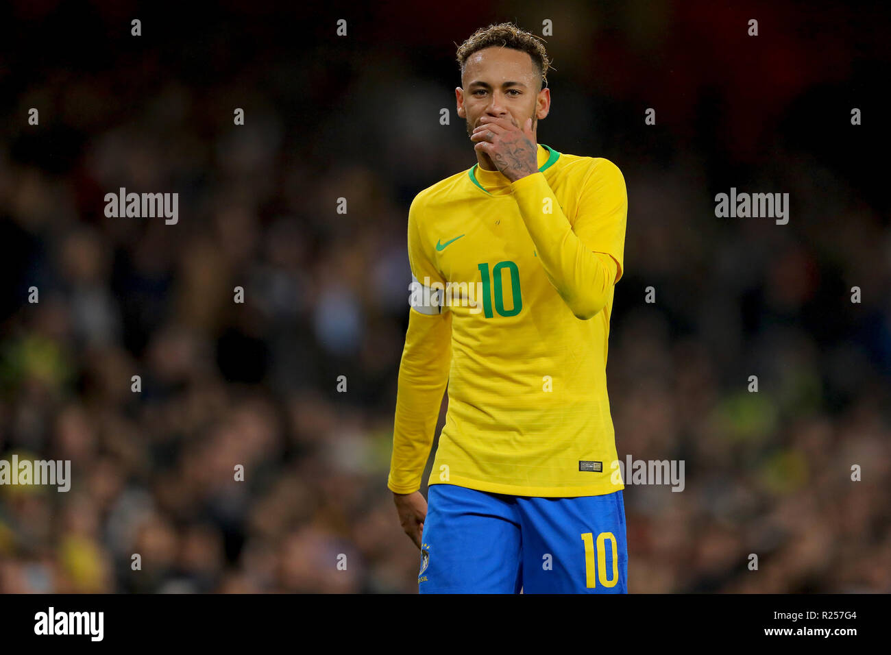 Neymar hi-res stock photography and images - Alamy