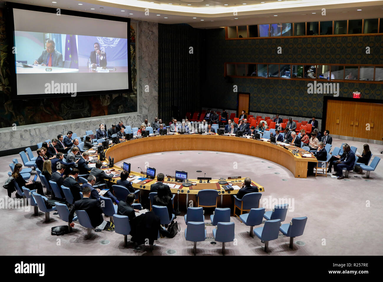 Operationalize hi-res stock photography and images - Alamy