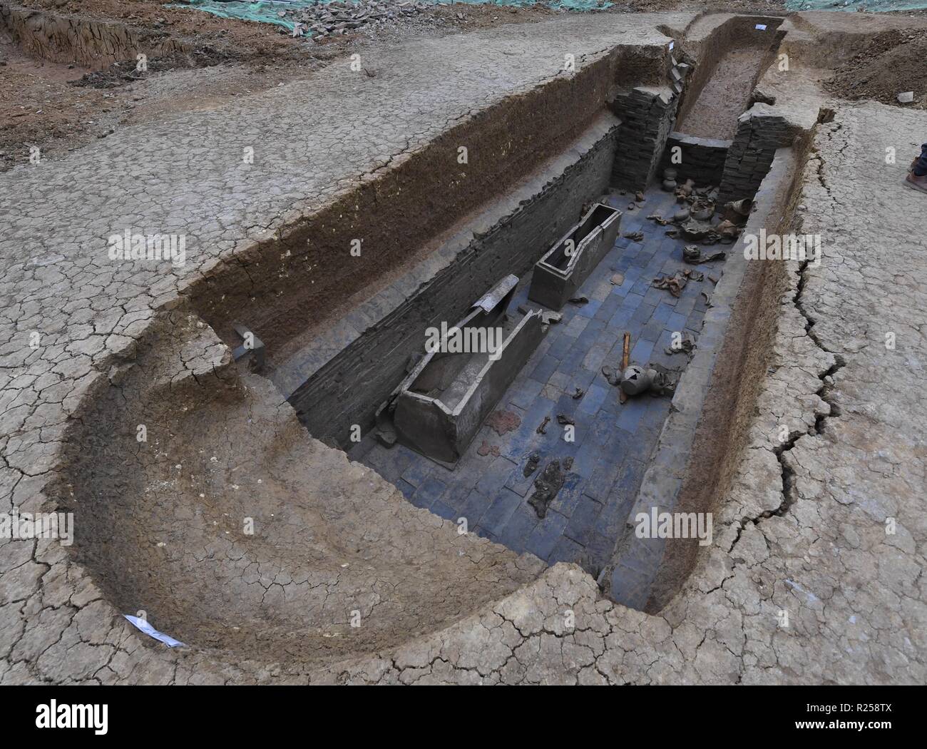 Eastern han tombs hi-res stock photography and images - Alamy