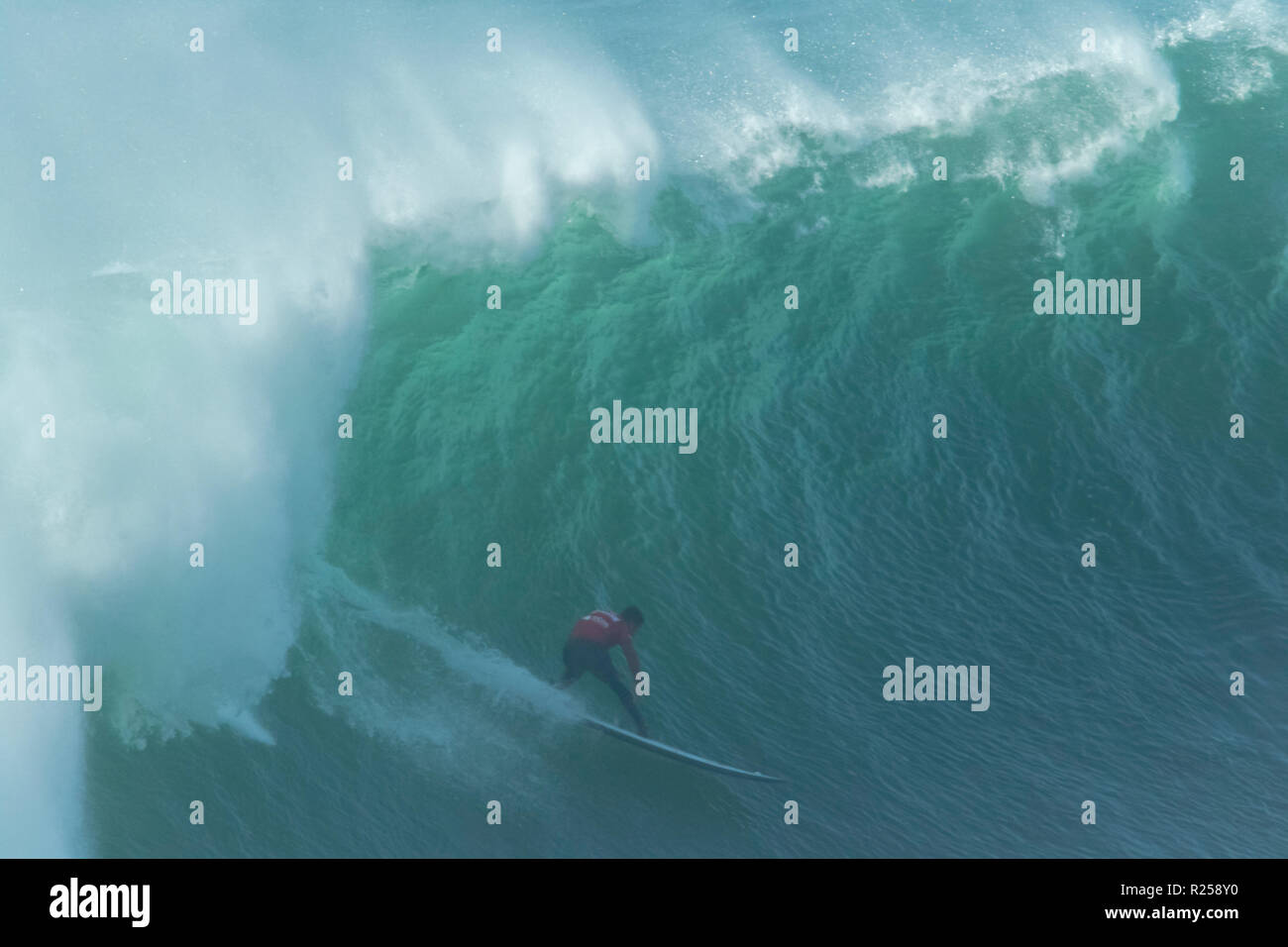Nazare tow surfing challenge hi-res stock photography and images - Alamy