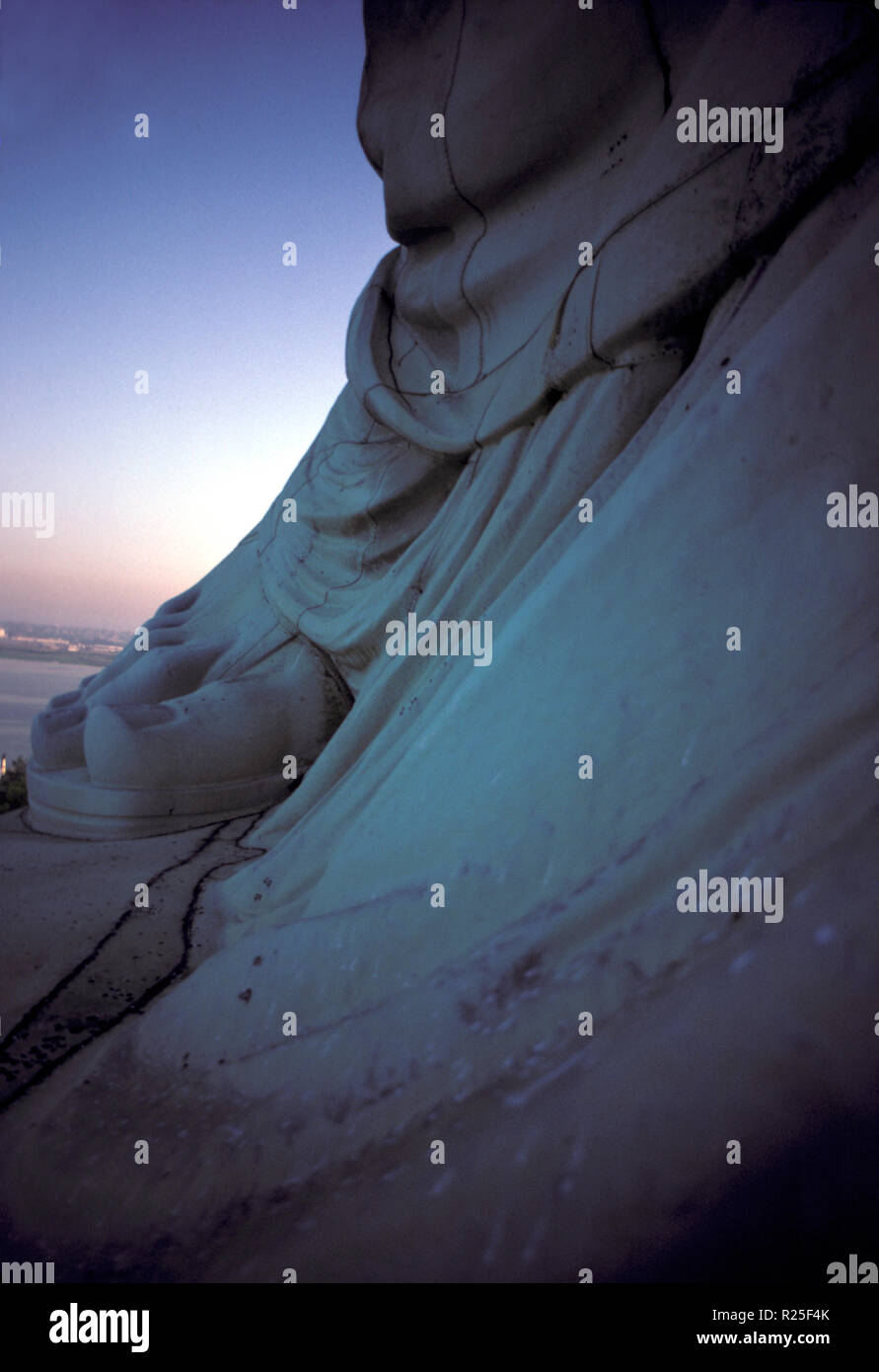 Statue of liberty detail foot hi-res stock photography and images - Alamy