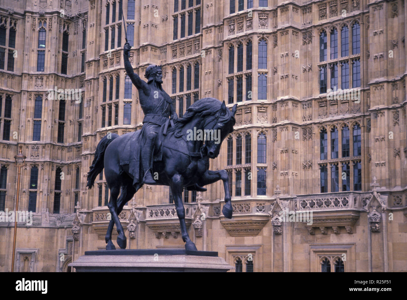 Equestrian statue king richard i hi-res stock photography and images ...
