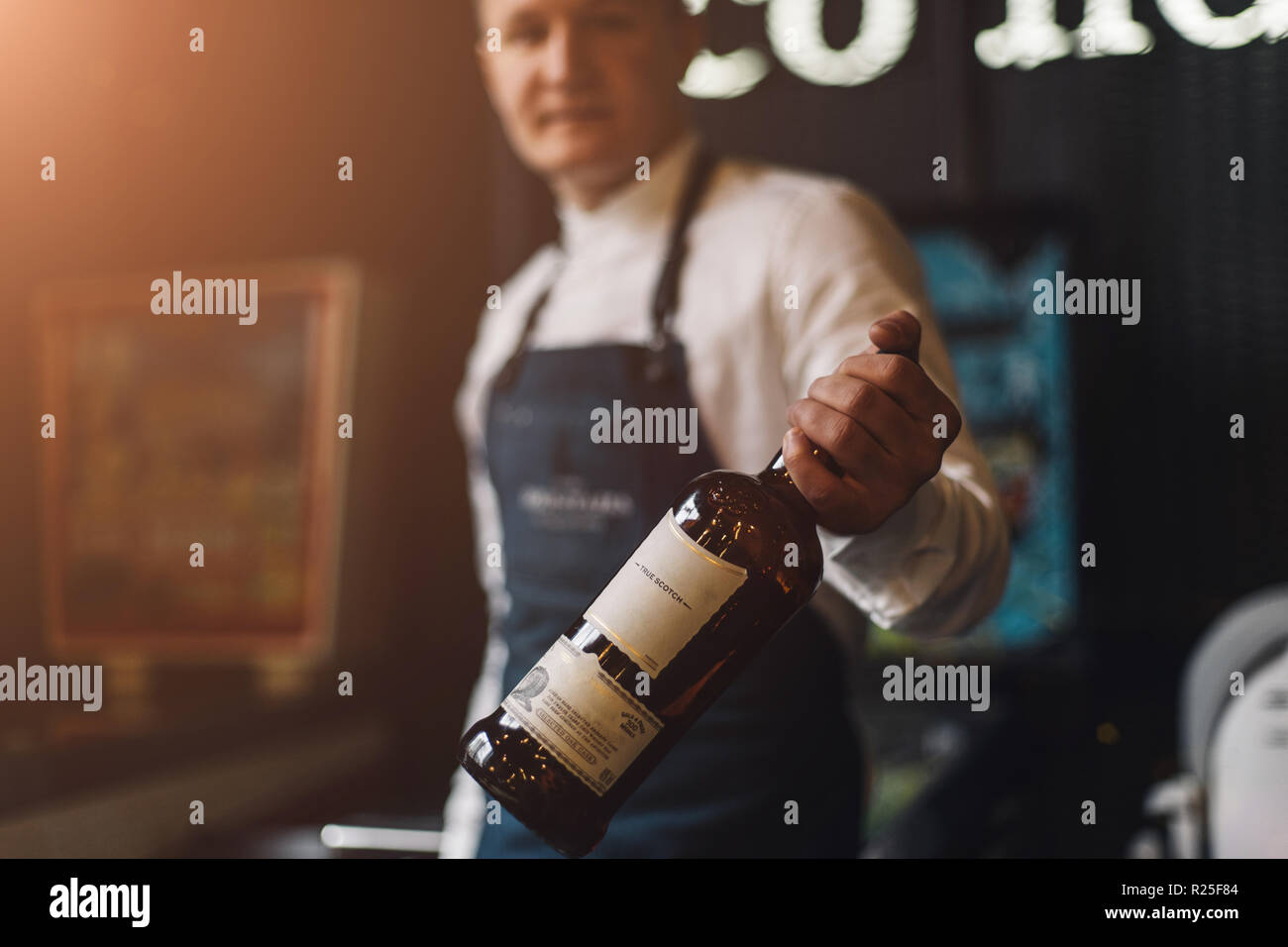 Mixing Cocktails High Resolution Stock Photography and Images - Alamy