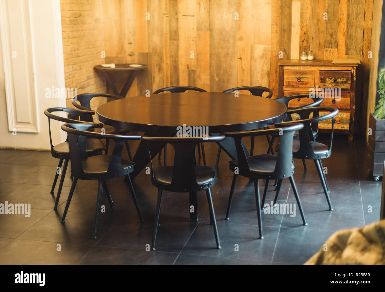 Bar in loft style hi-res stock photography and images - Alamy