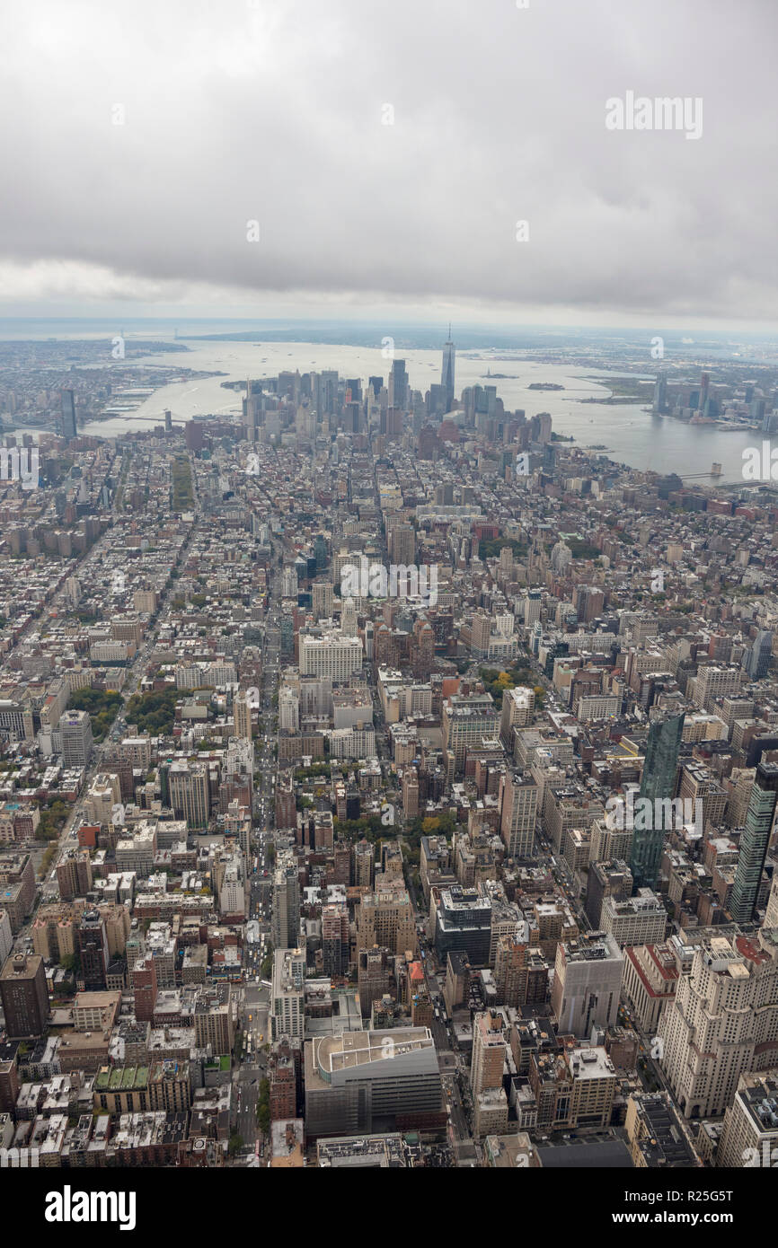 Mid town manhattan new york city hi-res stock photography and images ...