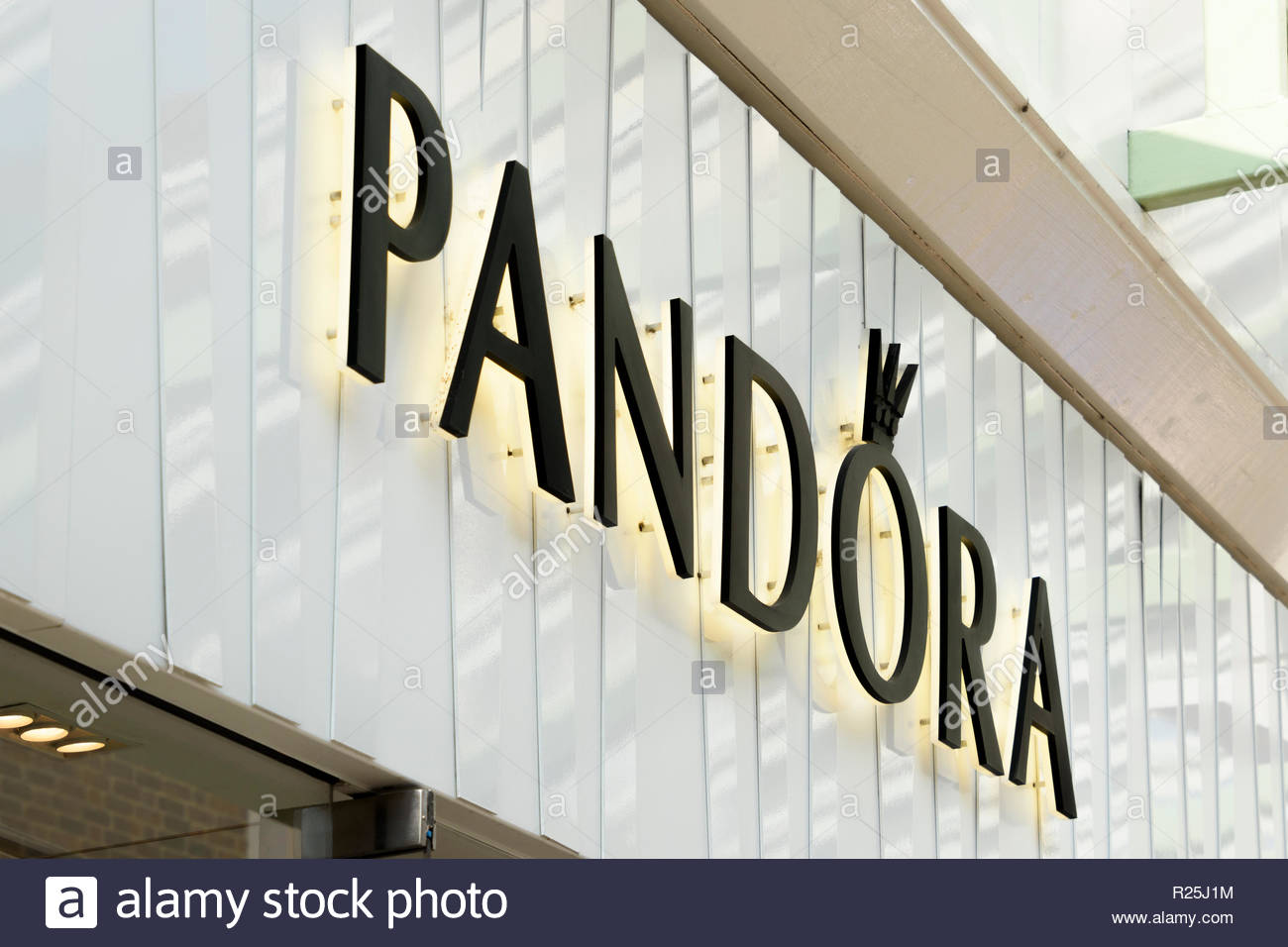 Pandora Street High Resolution Stock Photography and Images - Alamy