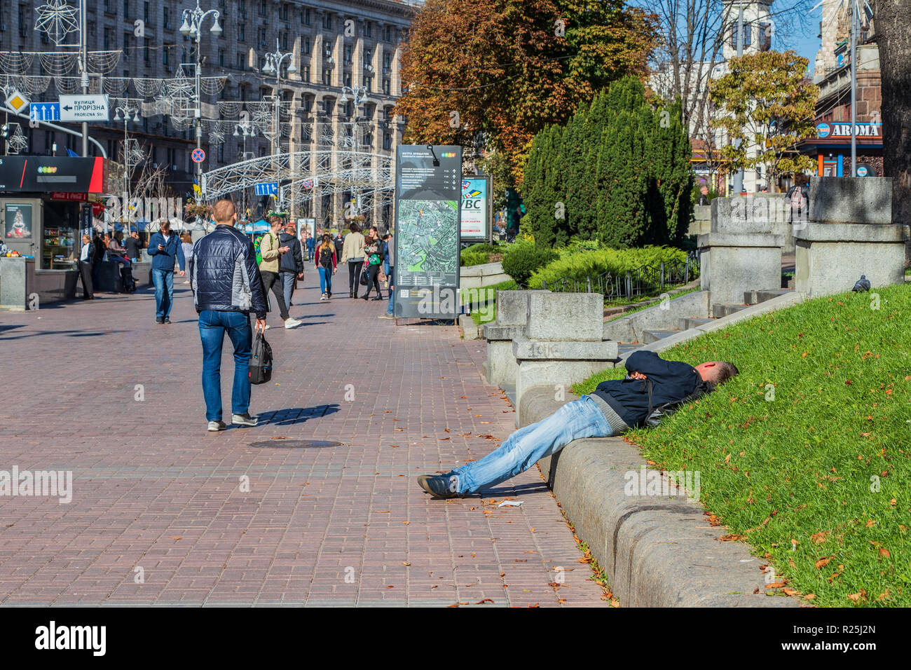 Drunk person hi-res stock photography and images - Alamy