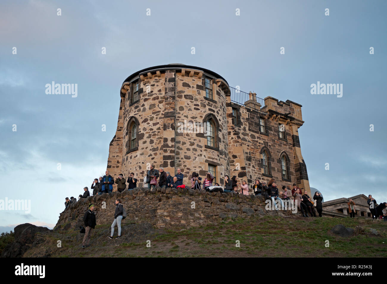 Observatory House at sunset with many tourists, Calton Hill, Edinburgh ...