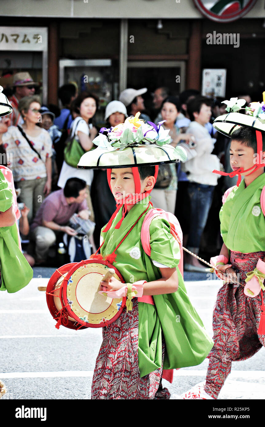 Japan children parade hi-res stock photography and images - Alamy