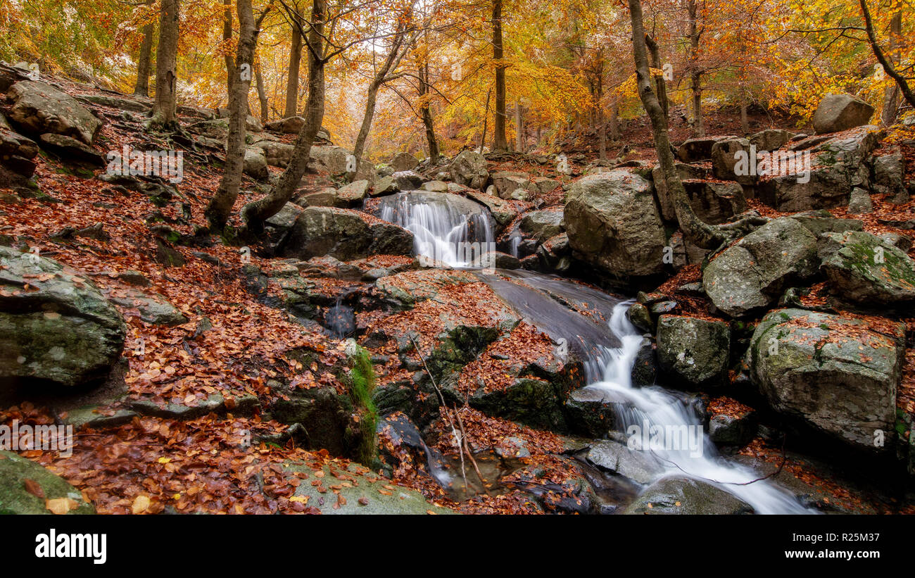 Autumn waterfall landscapes hi-res stock photography and images - Alamy