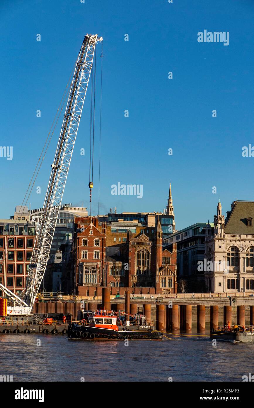 Blackfriars Bridge Foreshore (City of London) building the tunnel on ...