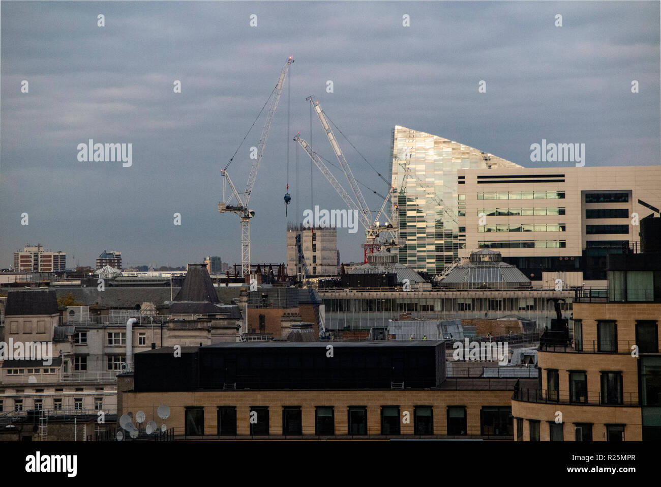 5 broadgate, city of london, hi-res stock photography and images - Alamy