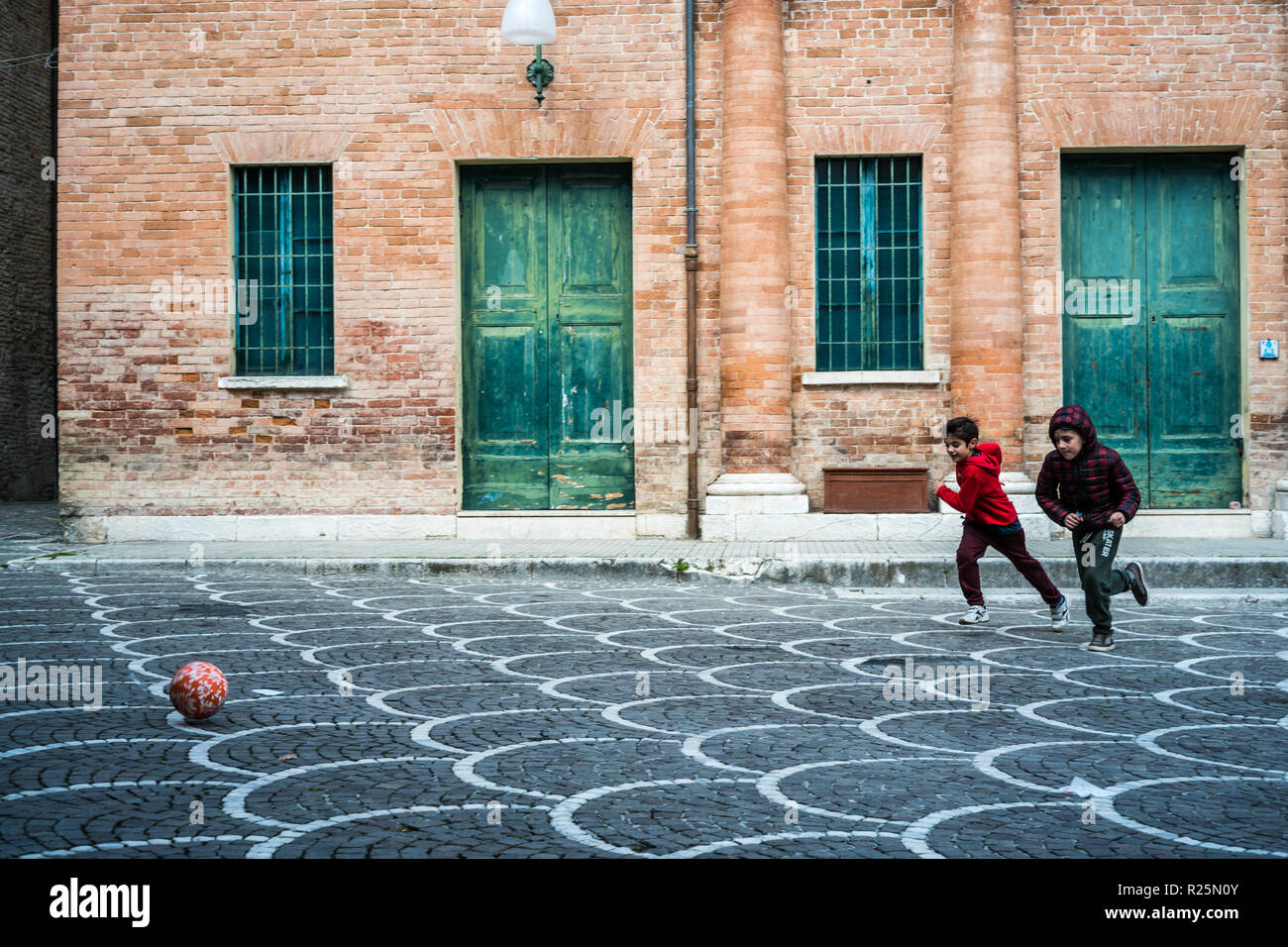 Italian children play soccer hi-res stock photography and images - Alamy