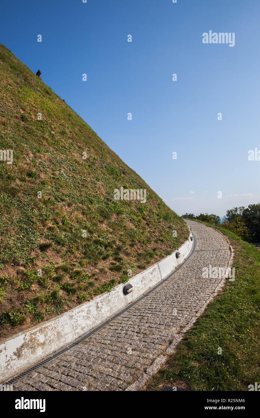 Mound slope hi-res stock photography and images - Alamy