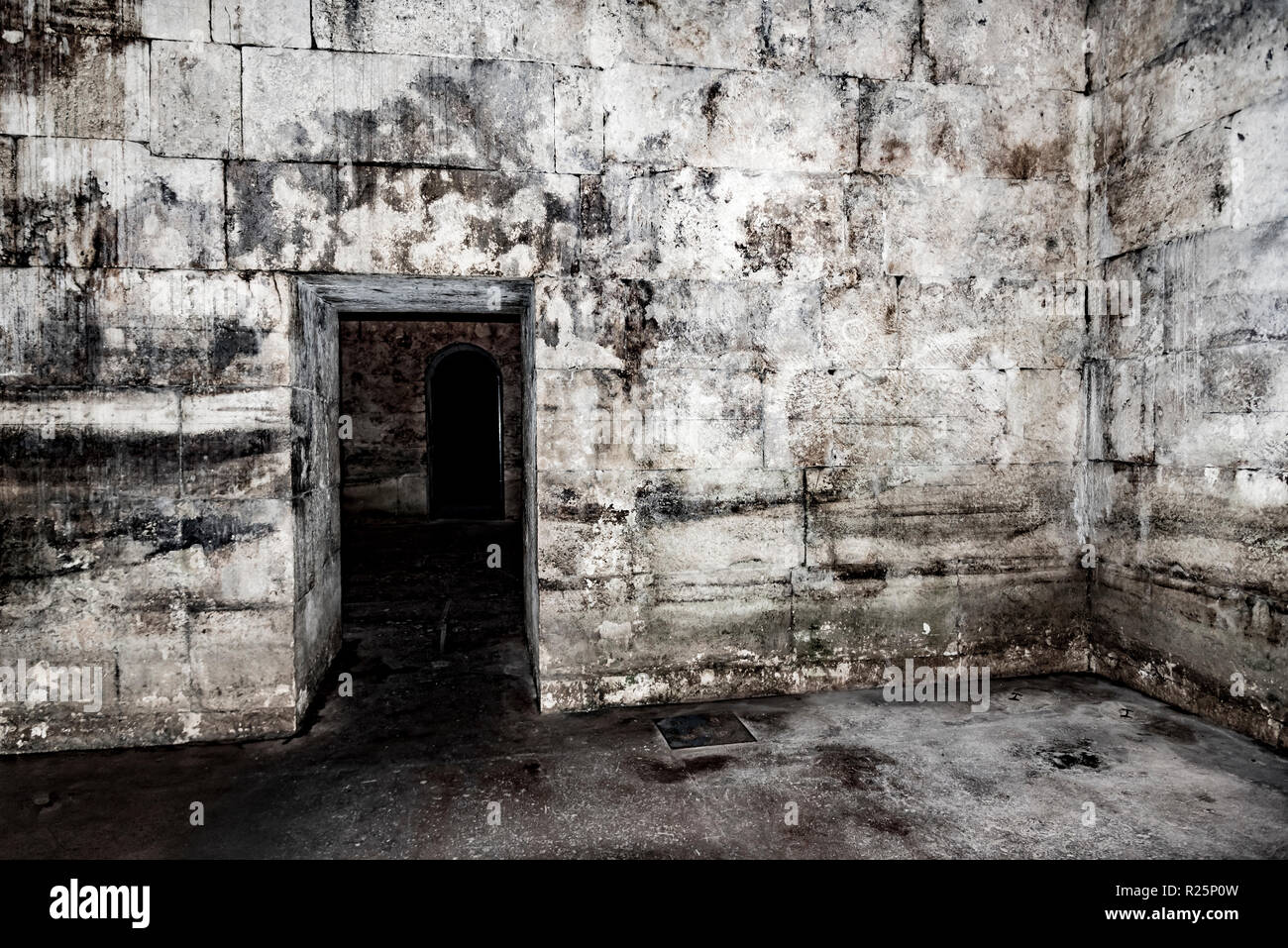 Famous dungeon scene hi-res stock photography and images - Alamy