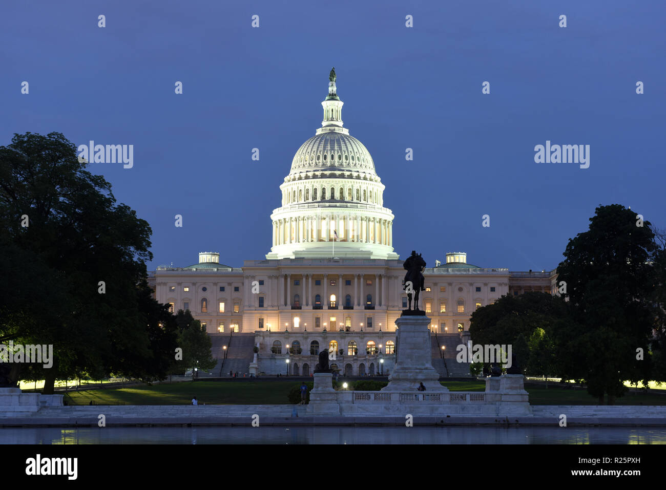United States Capitol Building at night Stock Photo - Alamy