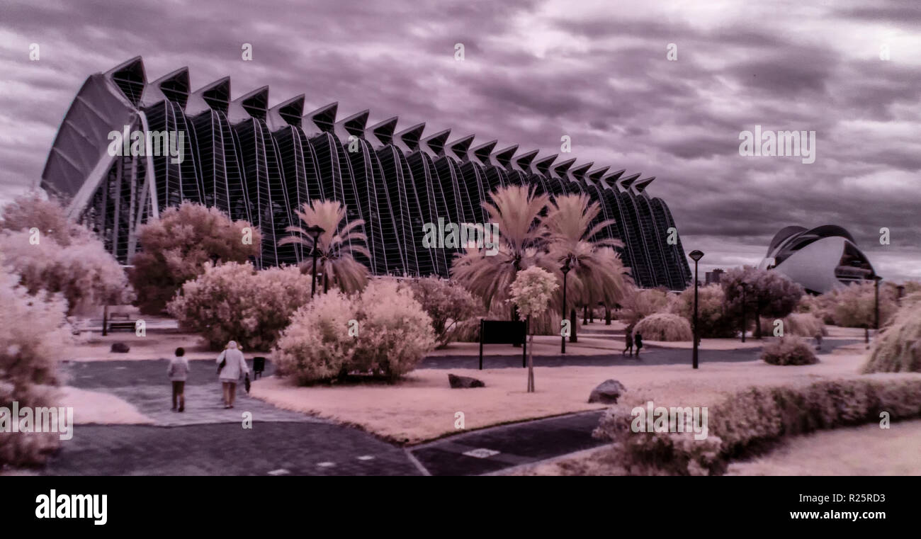 Infrared city hi-res stock photography and images - Alamy