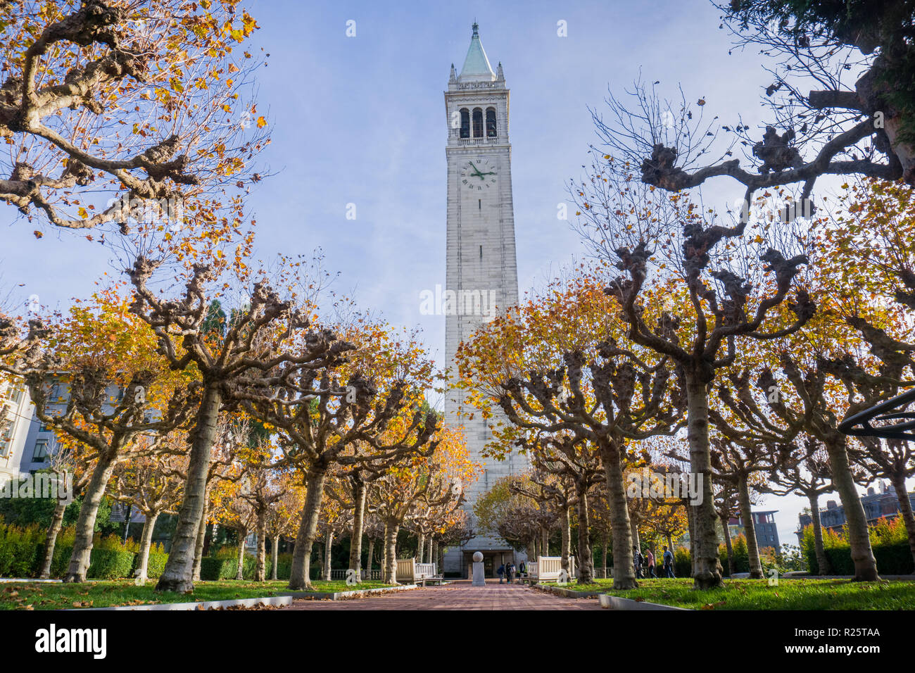 Iconic tower building hi-res stock photography and images - Alamy