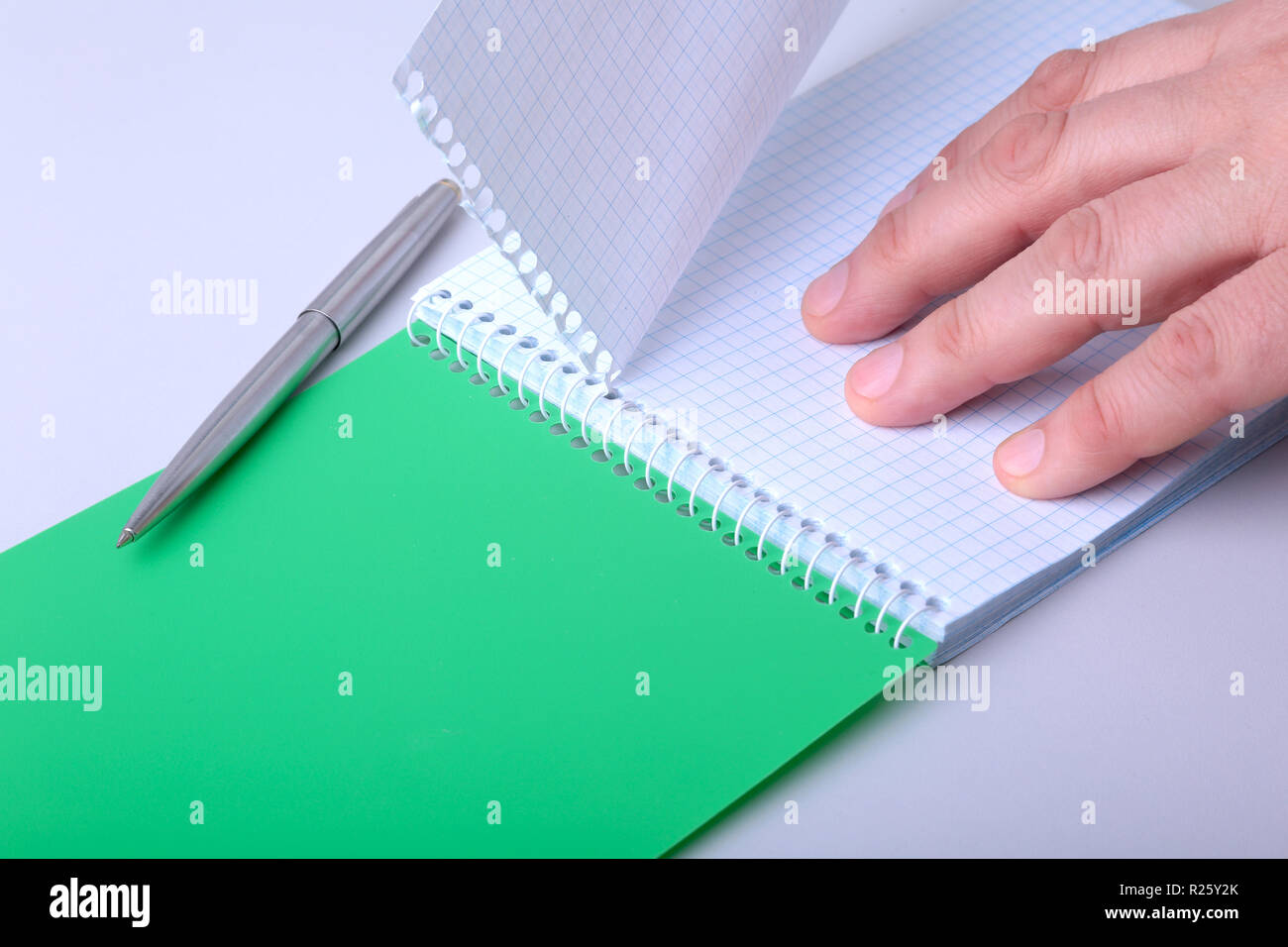 Ripping up script hi-res stock photography and images - Alamy