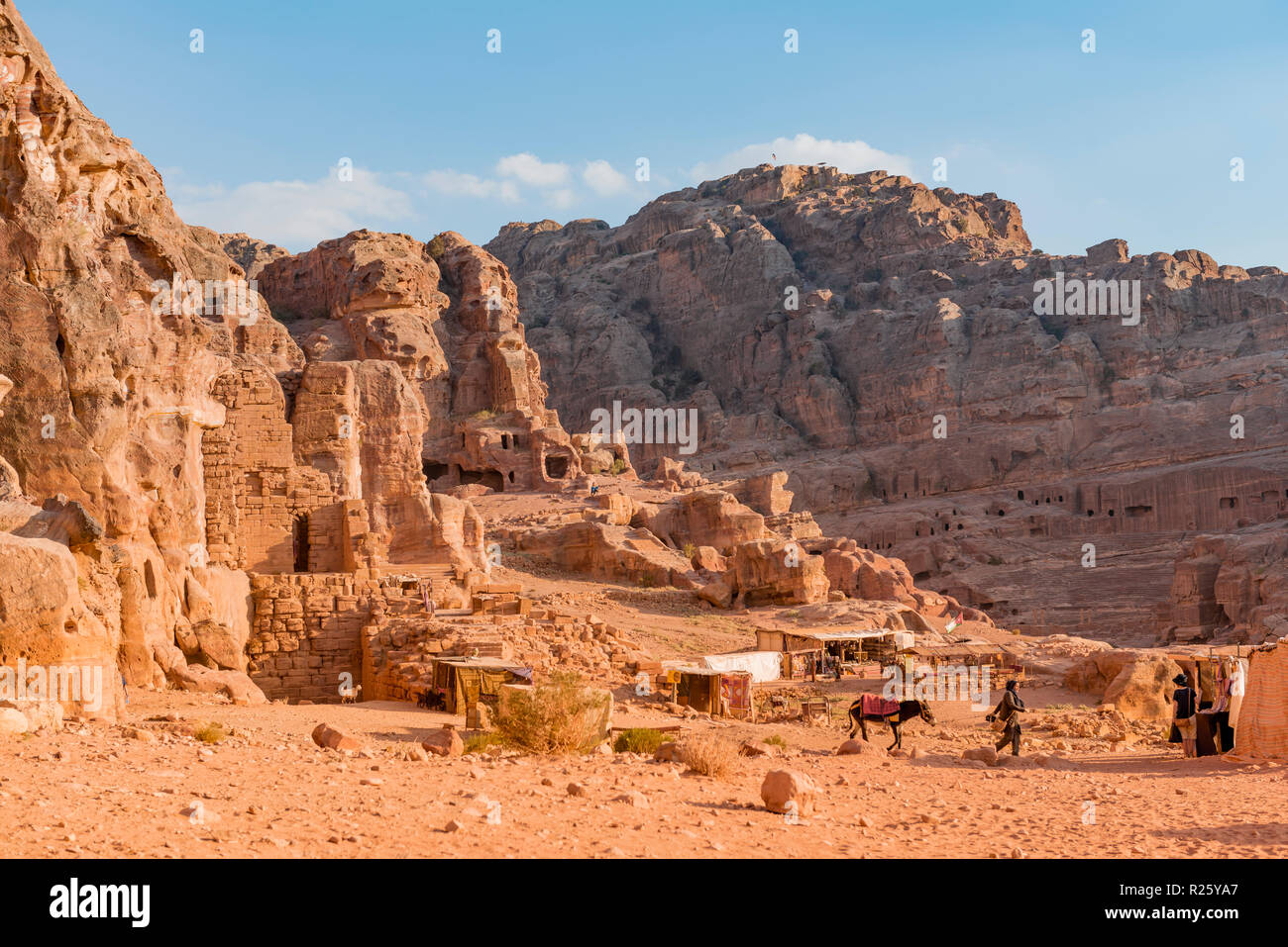 Petra jordan royal tombs hi-res stock photography and images - Alamy
