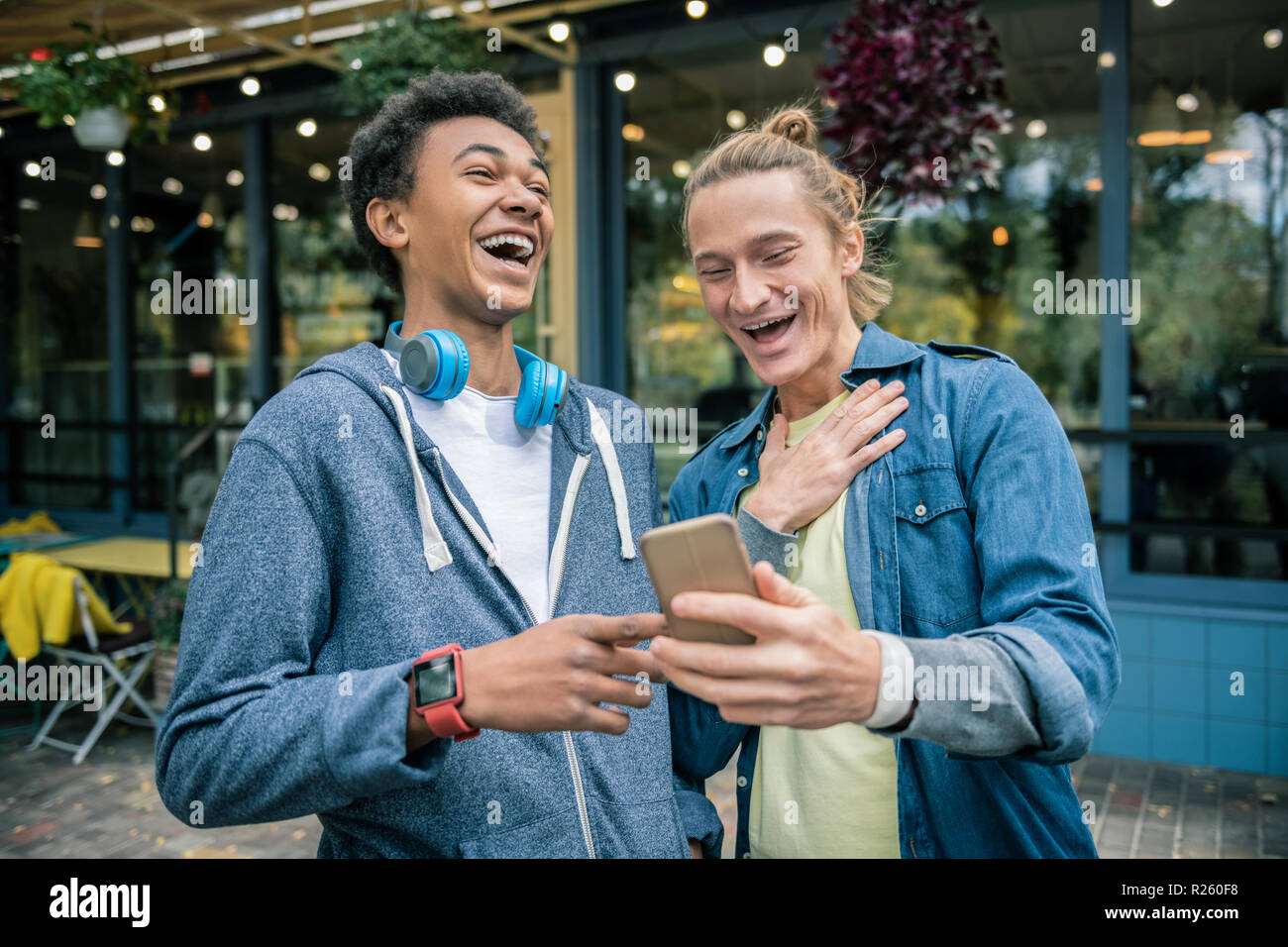 Picture men hi-res stock photography and images - Alamy