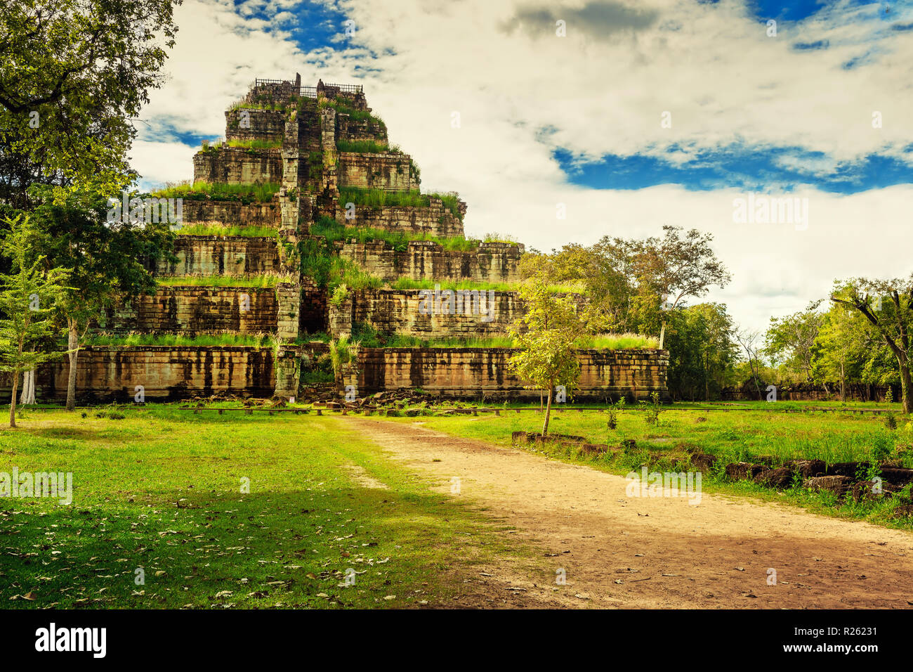 Ancient pyramid death Prasat Thom Koh Ker in Mayan style hidden in ...