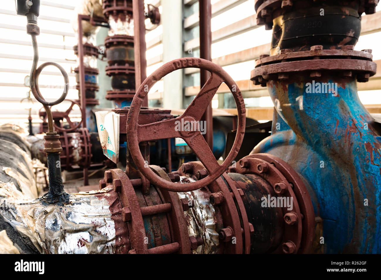 Drain valves hi-res stock photography and images - Alamy