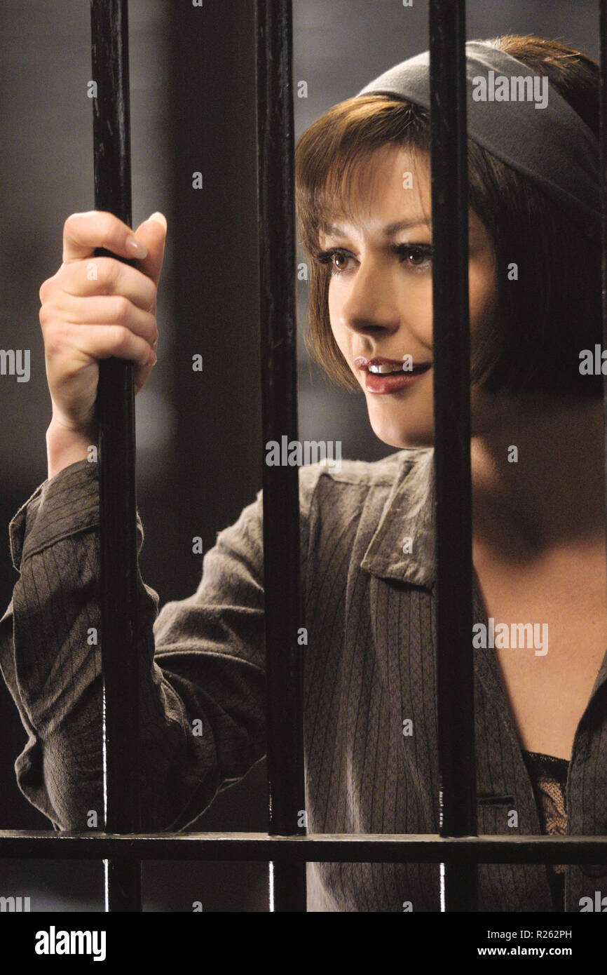 Catherine zeta jones chicago 2002 hi-res stock photography and images ...