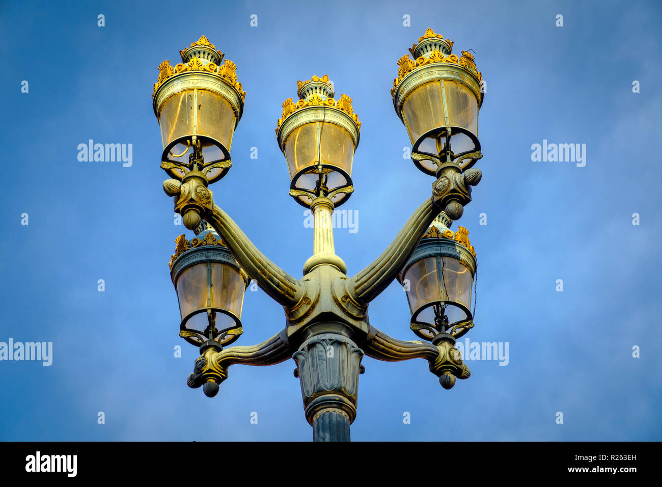 Decorative street lighting hi-res stock photography and images - Alamy