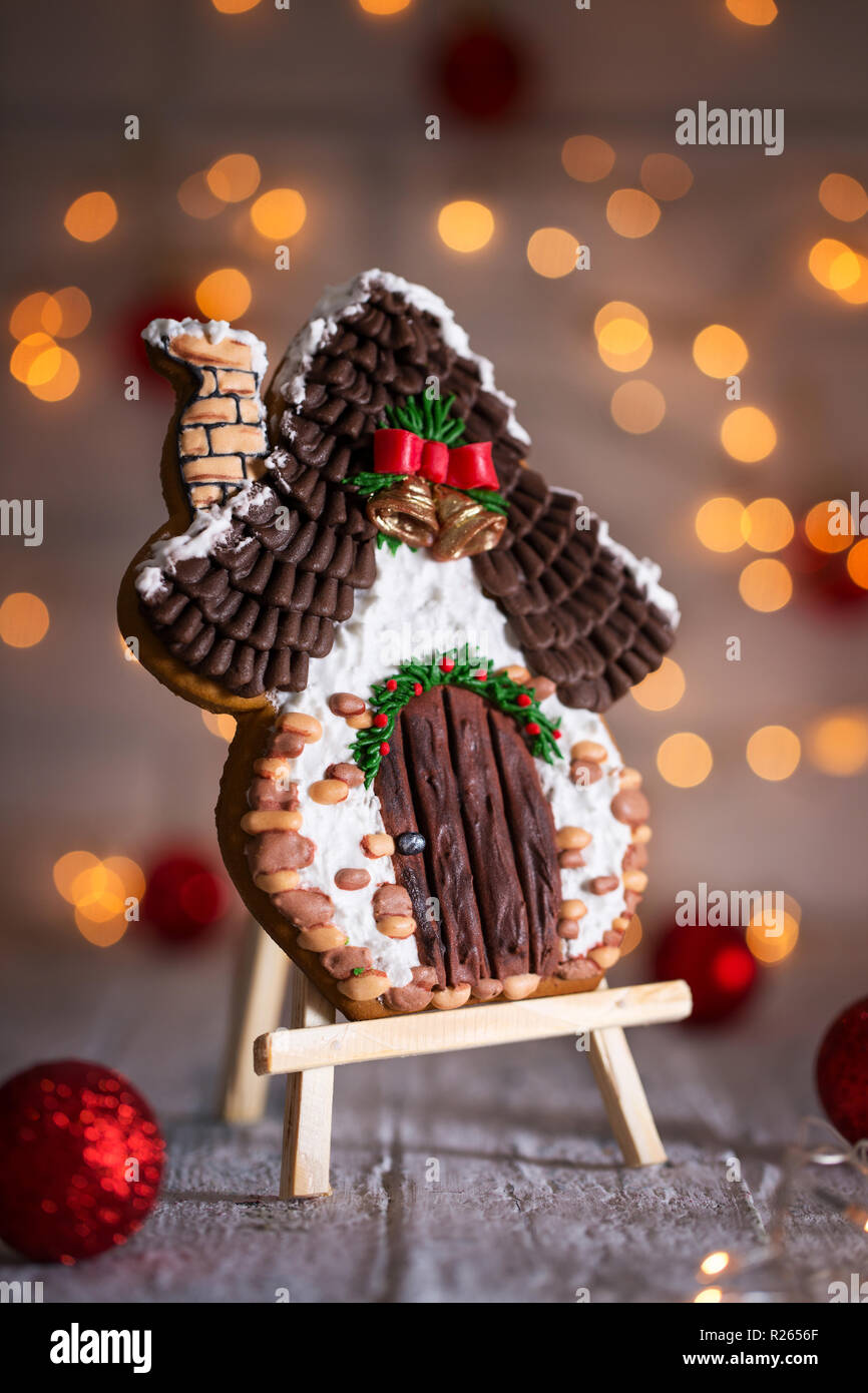gingerbread house on stand Stock Photo - Alamy