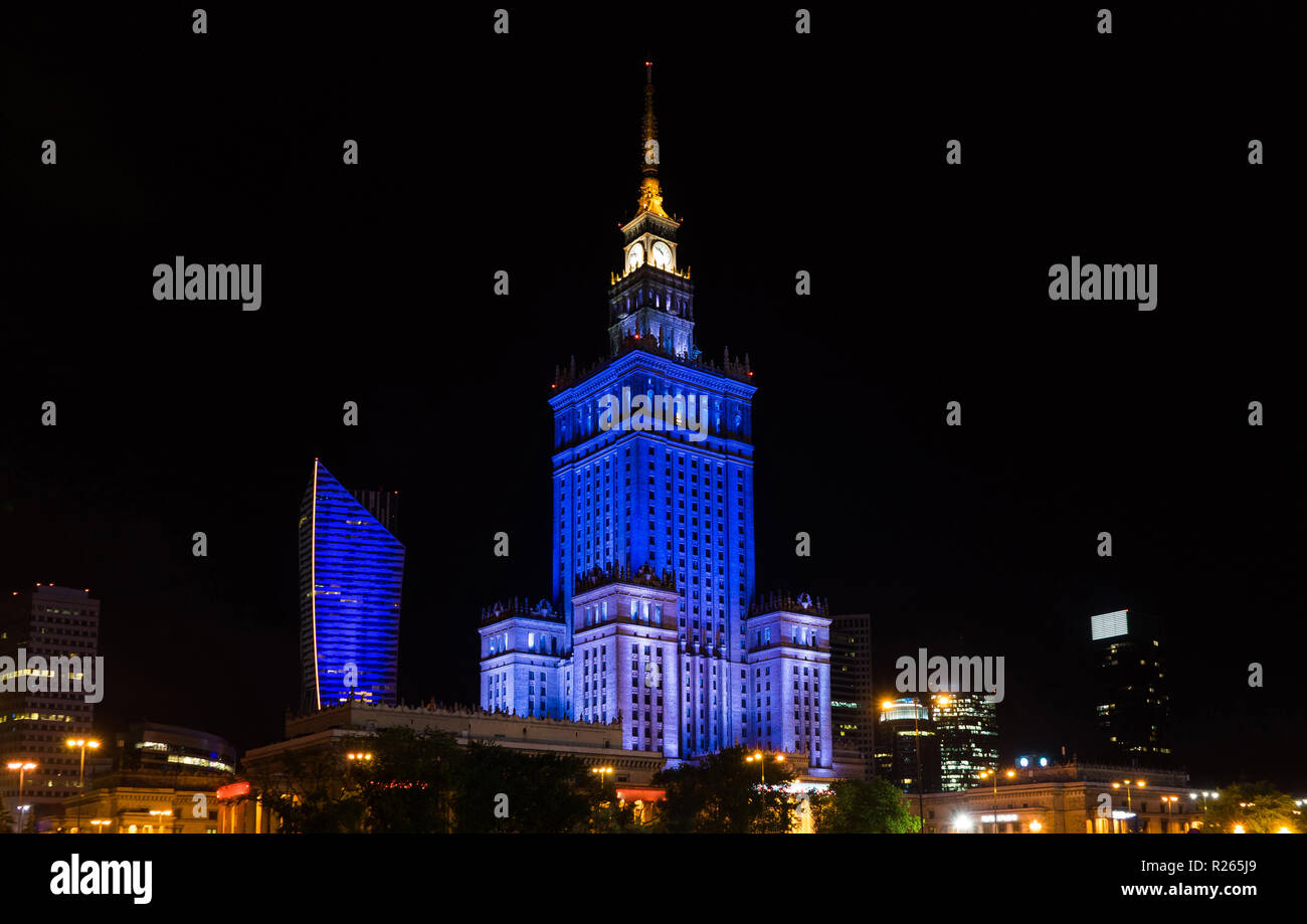 Building bleu hi-res stock photography and images - Alamy