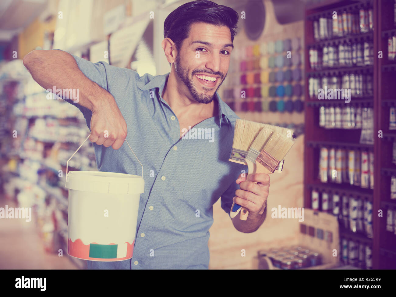 Man holding bucket laughing portrait hi-res stock photography and ...