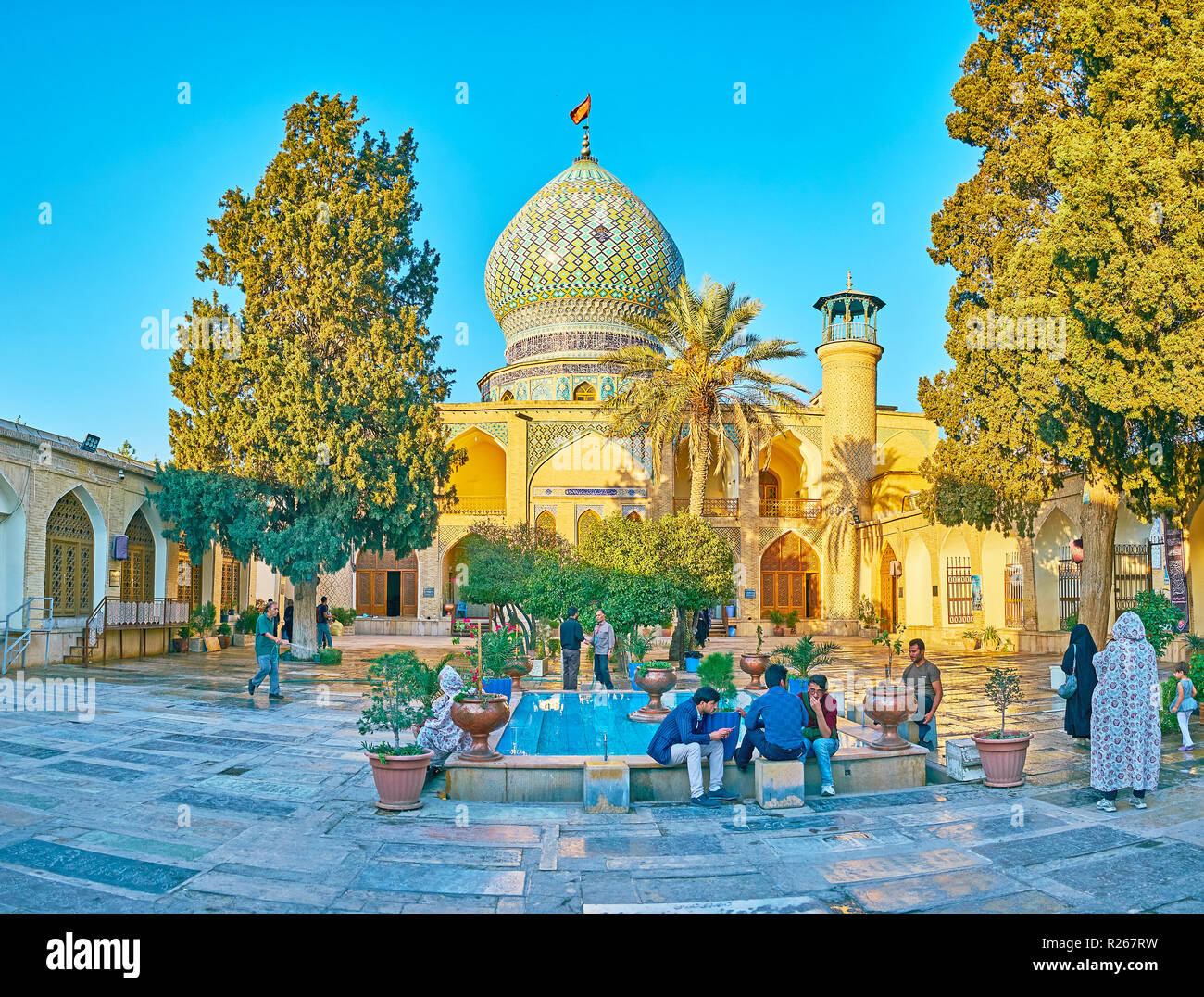 Beautiful persian architecture hi-res stock photography and images - Alamy
