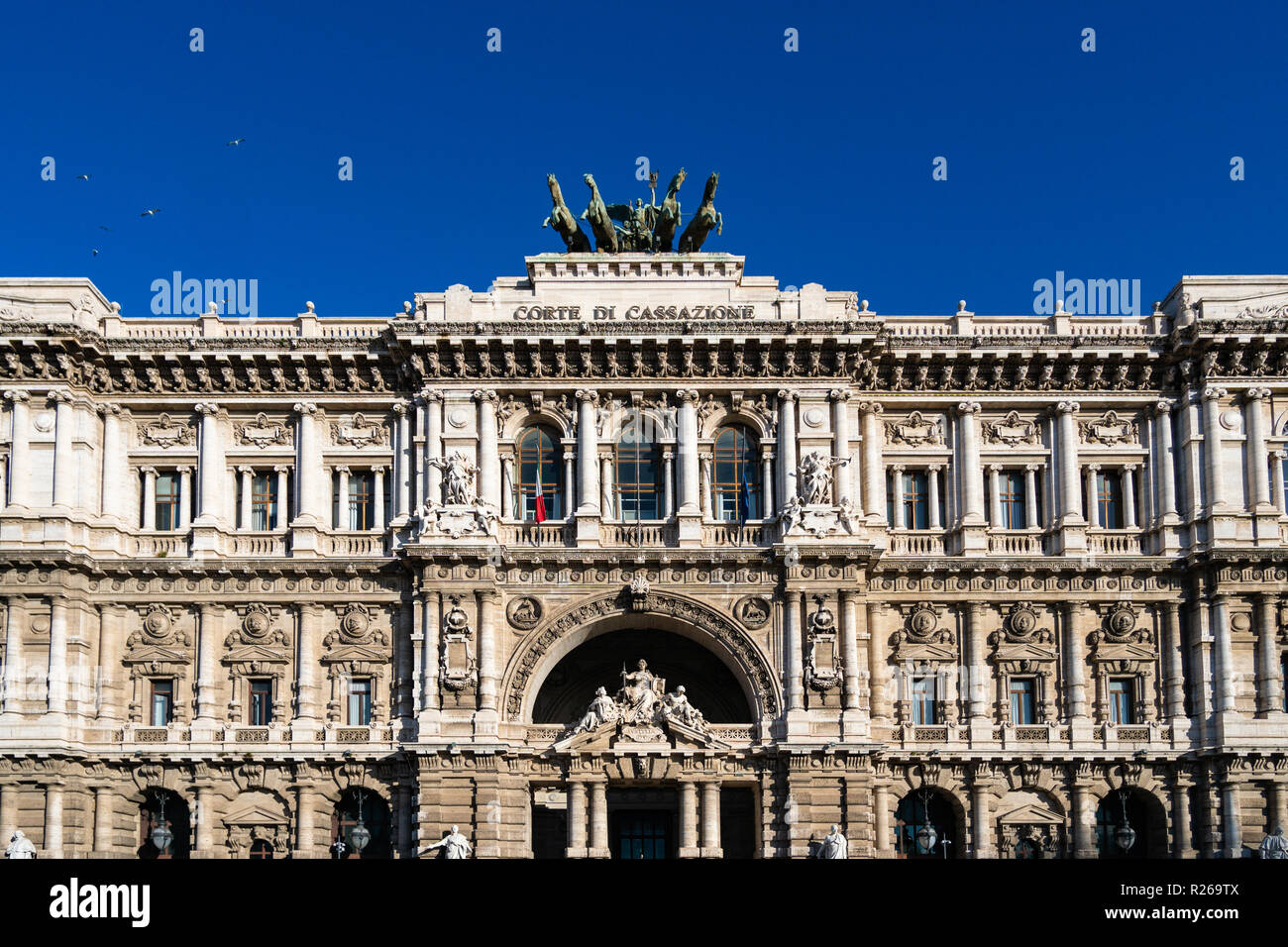 Building of the Palace of Justice in Rome, Italy Stock Photo - Alamy