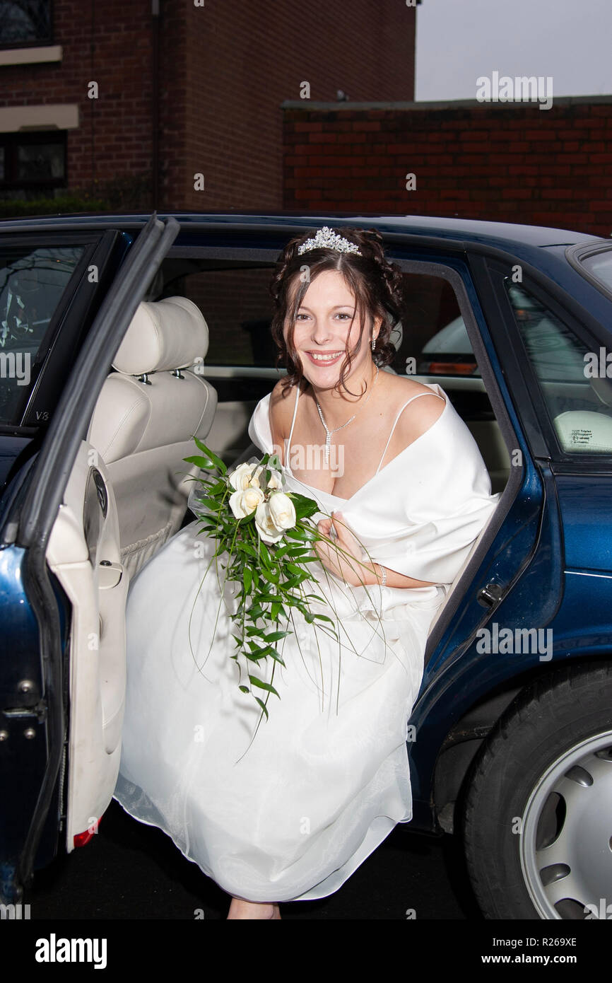 Bride arriving at church hi-res stock photography and images - Alamy