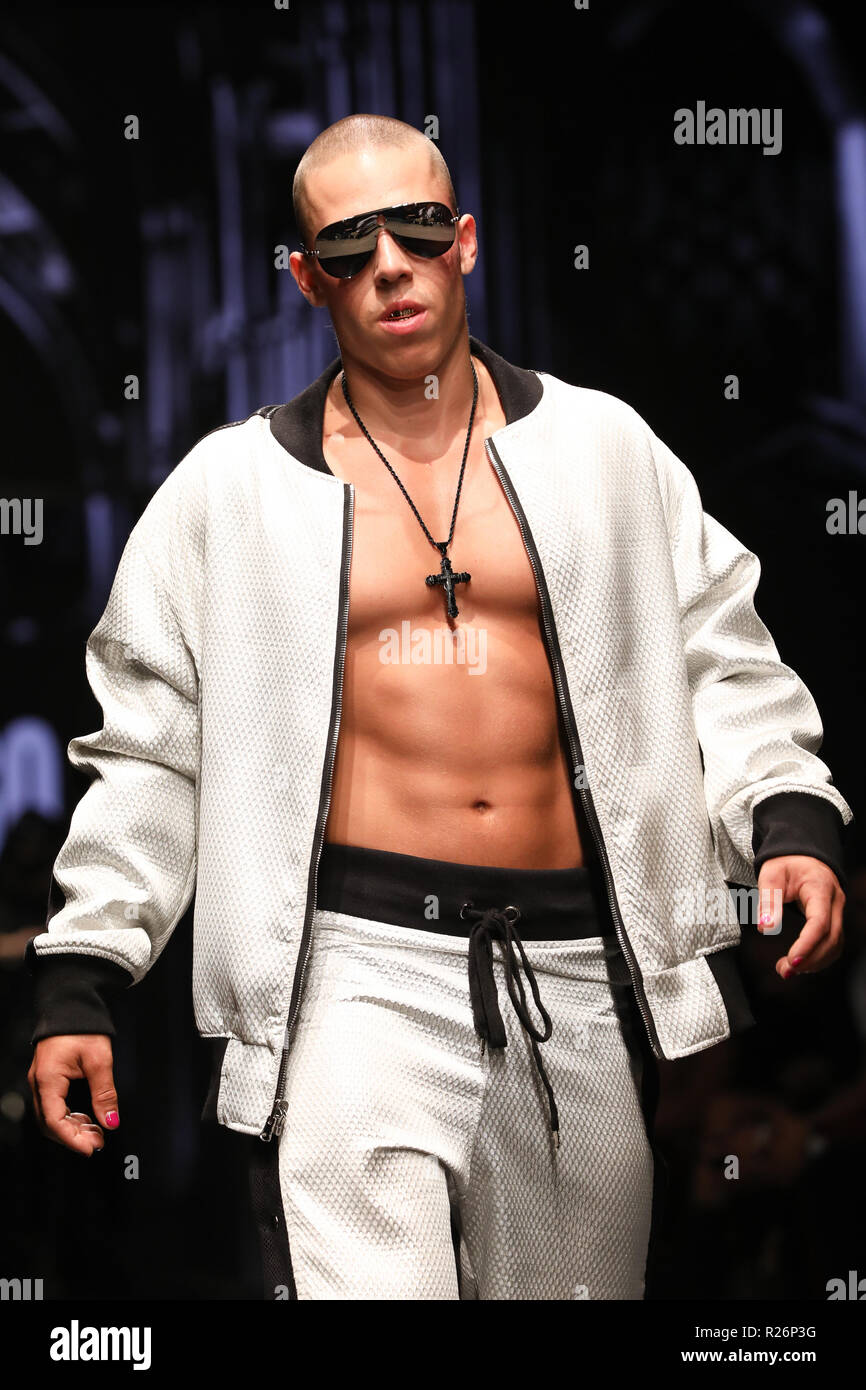 Los Angeles Fashion Week - Art Hearts Fashion - Michael Ngo - Catwalk ...