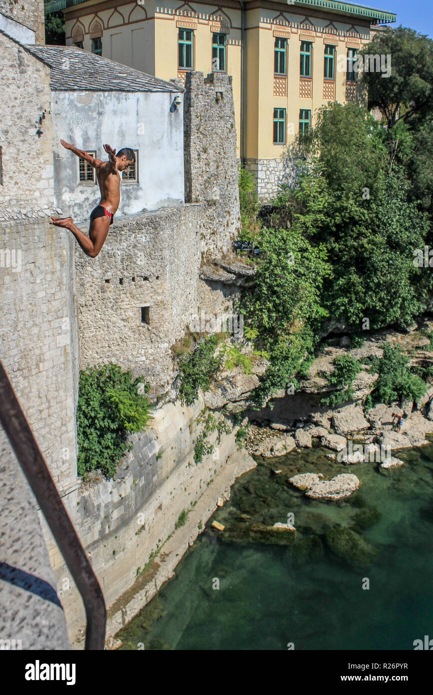 Mostar bridge jumping hi-res stock photography and images - Alamy