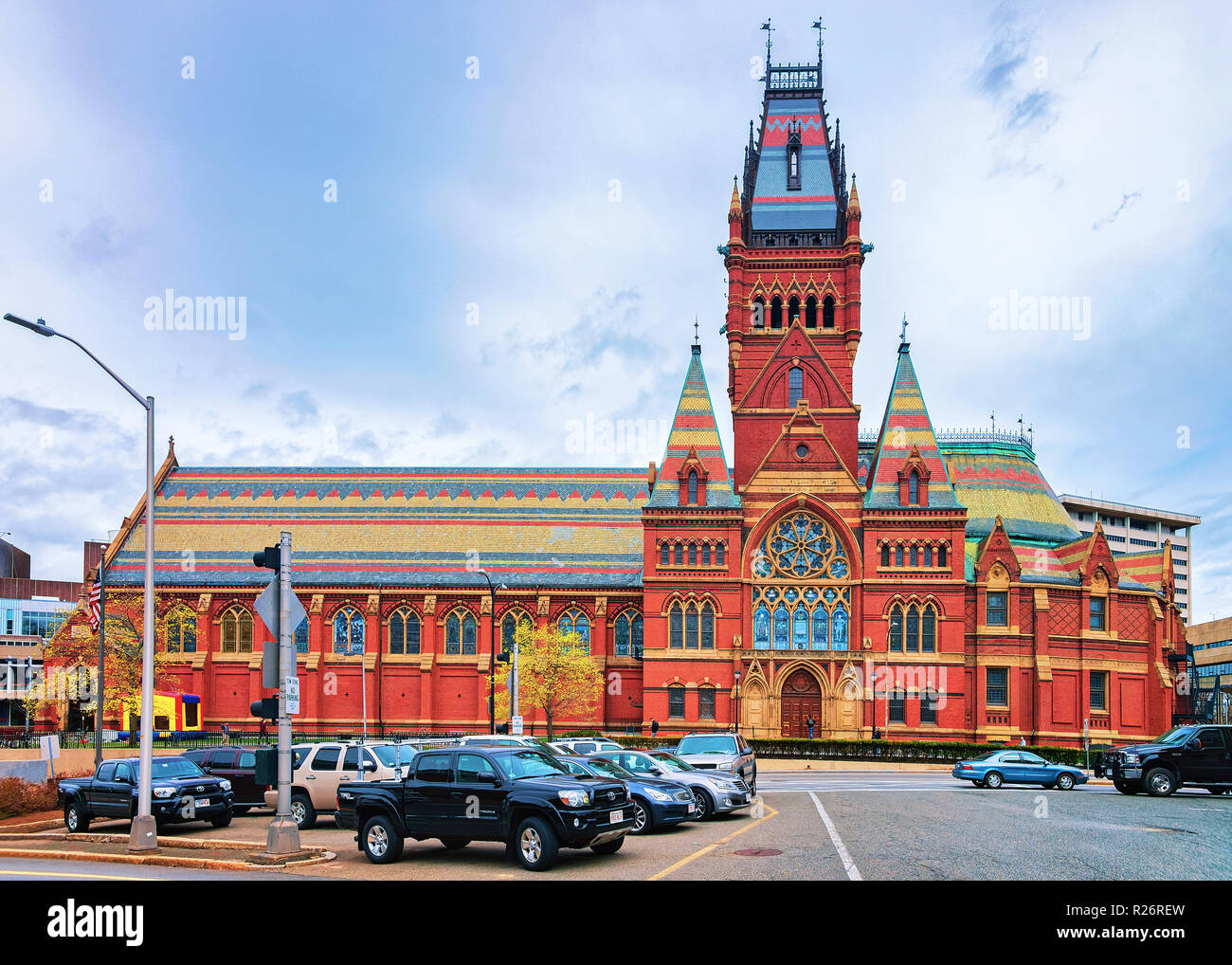 Harvard memorial hall victorian architecture hi-res stock photography ...
