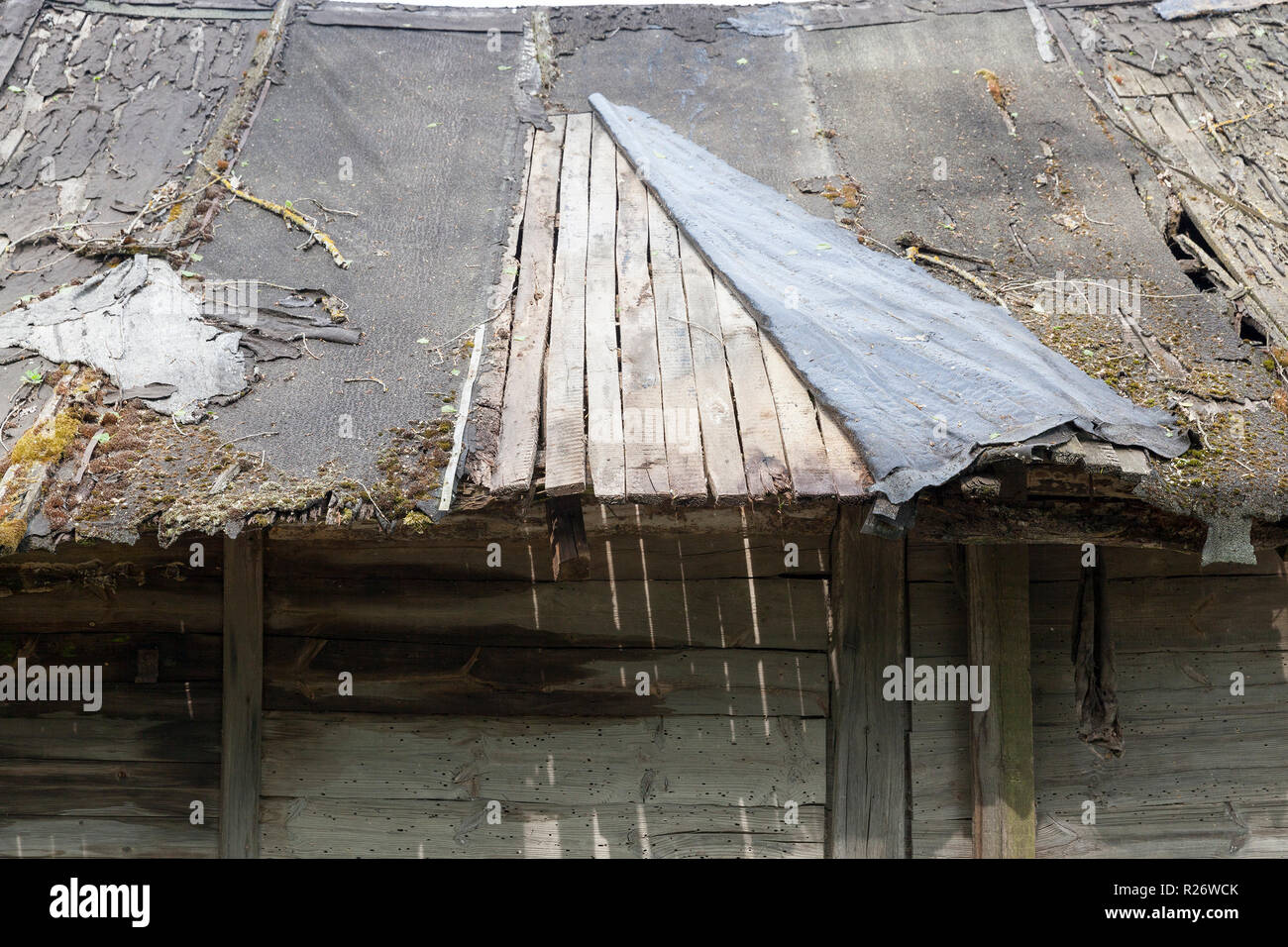 old destroyed wooden building roof close up Stock Photo - Alamy