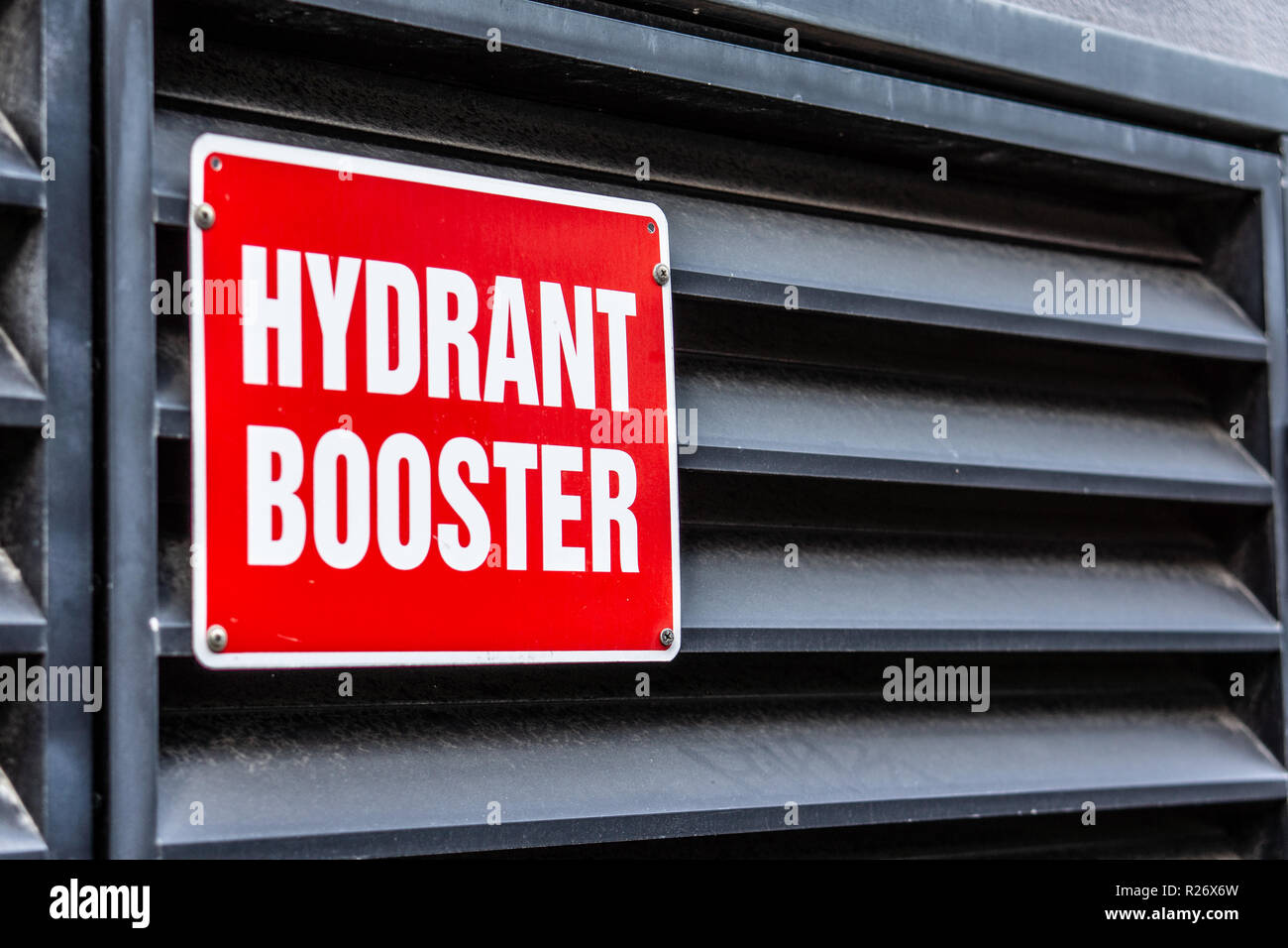 Fire hydrant signage hi-res stock photography and images - Alamy