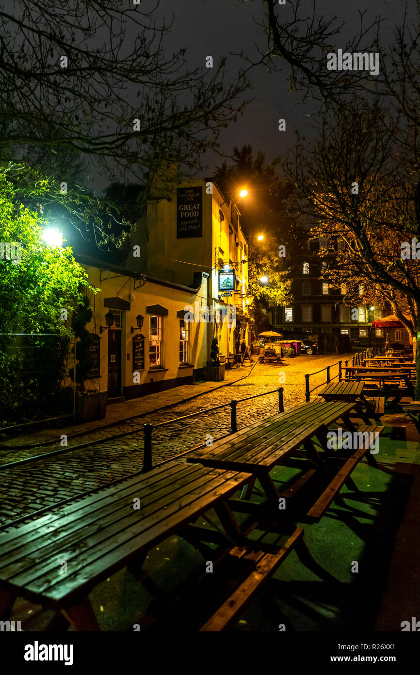 Ostrich pub, Bathurst Basin at night. Bristol. UK Stock Photo - Alamy