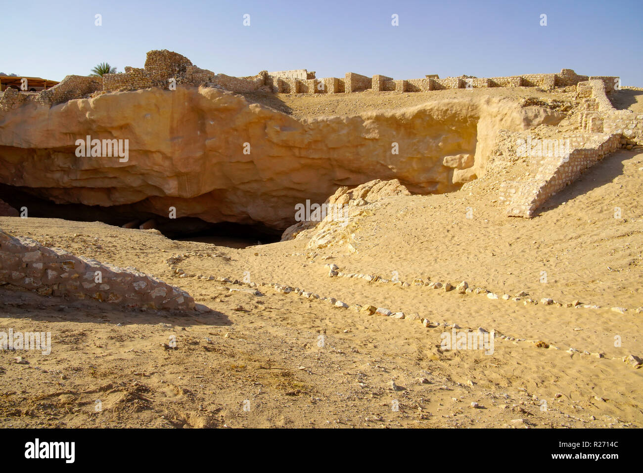Ruins of ancient ubar hi-res stock photography and images - Alamy