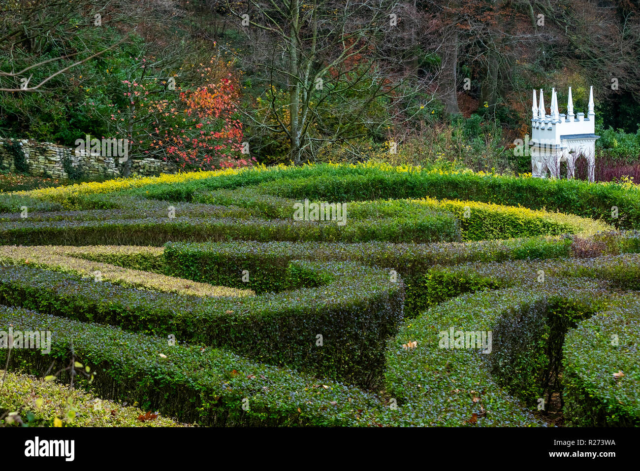 Box hedge maze hi-res stock photography and images - Alamy