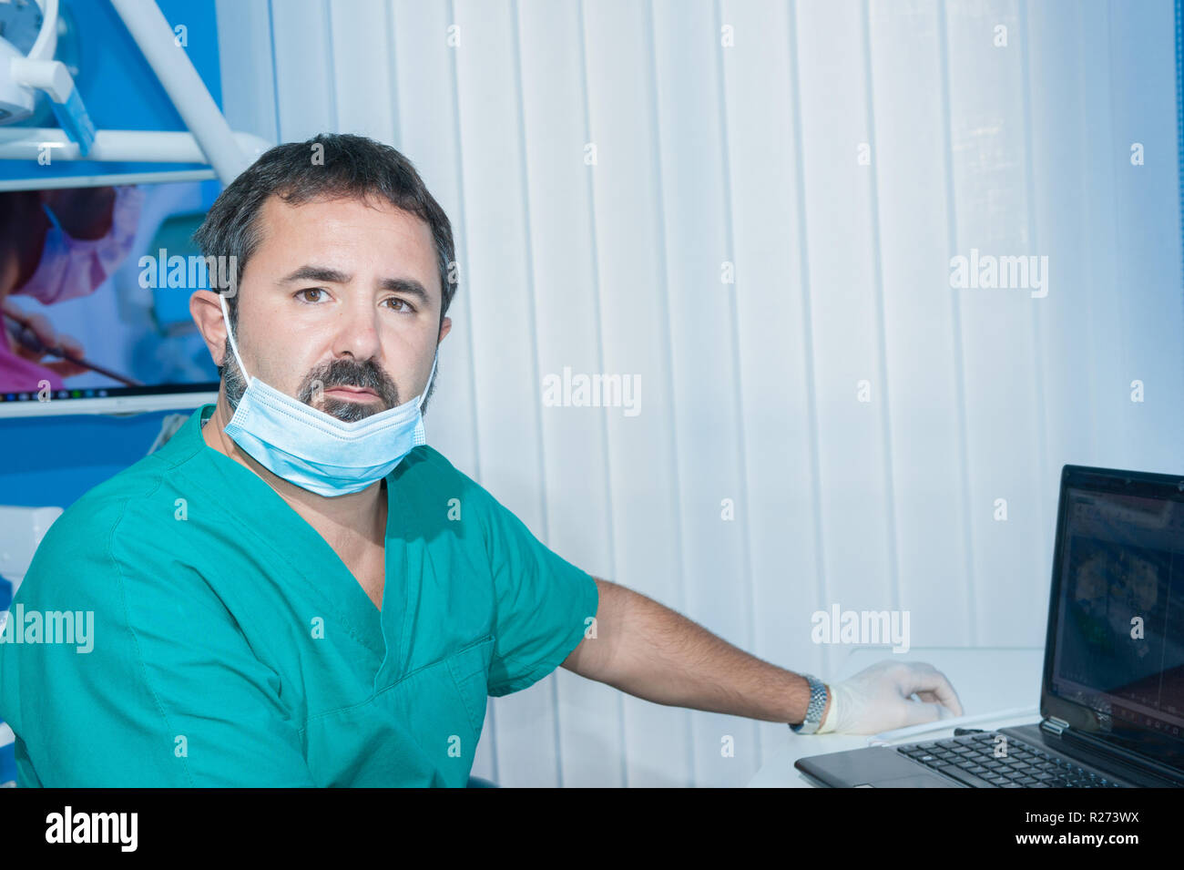 Medical surgery hi-res stock photography and images - Alamy