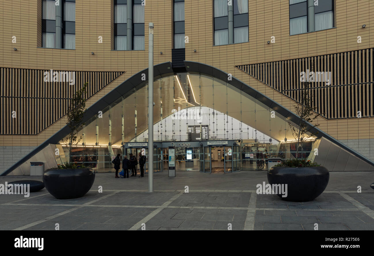 Dundee railway station's new entrance, integrated into a hotel ...
