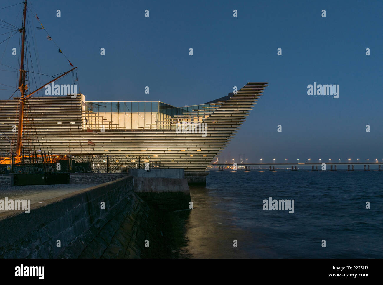Dundee waterfront development scheme hi-res stock photography and ...