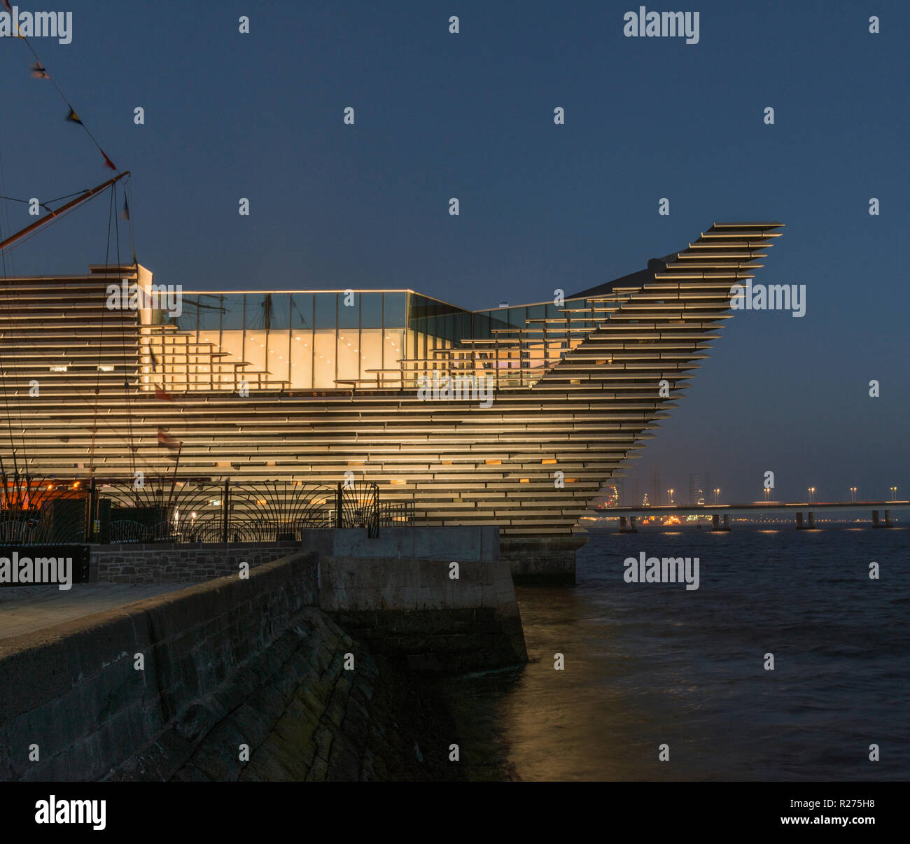 Dundee waterfront development scheme hi-res stock photography and ...