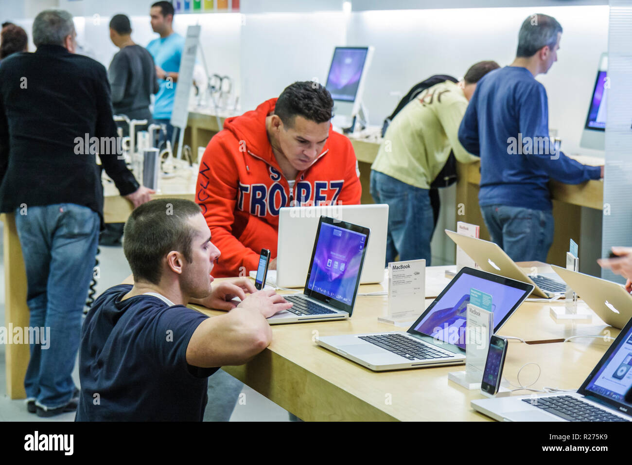 Miami Beach Florida,Lincoln Road Mall,Apple Store,laptop,notebook ...